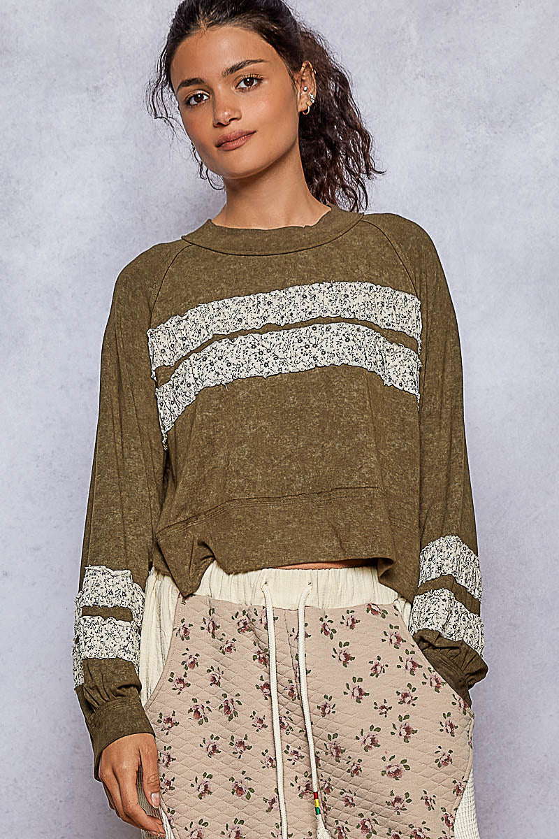 POL SEMI CROPPED Jersey Knit Top with Contrasting Floral Print Details ...